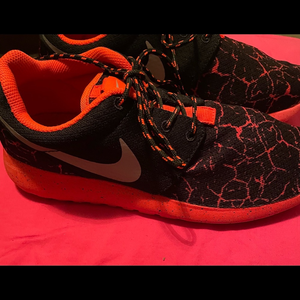 Nike Tennis Shoes Neon Coral Color & Crackled Black - Gem